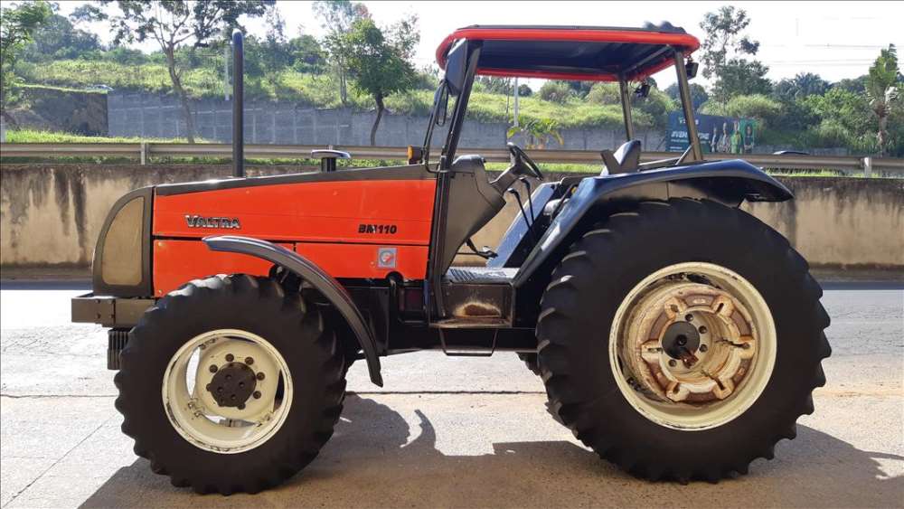 Valtra Bm 110 Ano 2004 4x4 Tracado Direcao - Ano: 2004 - R$50000 - Agroads